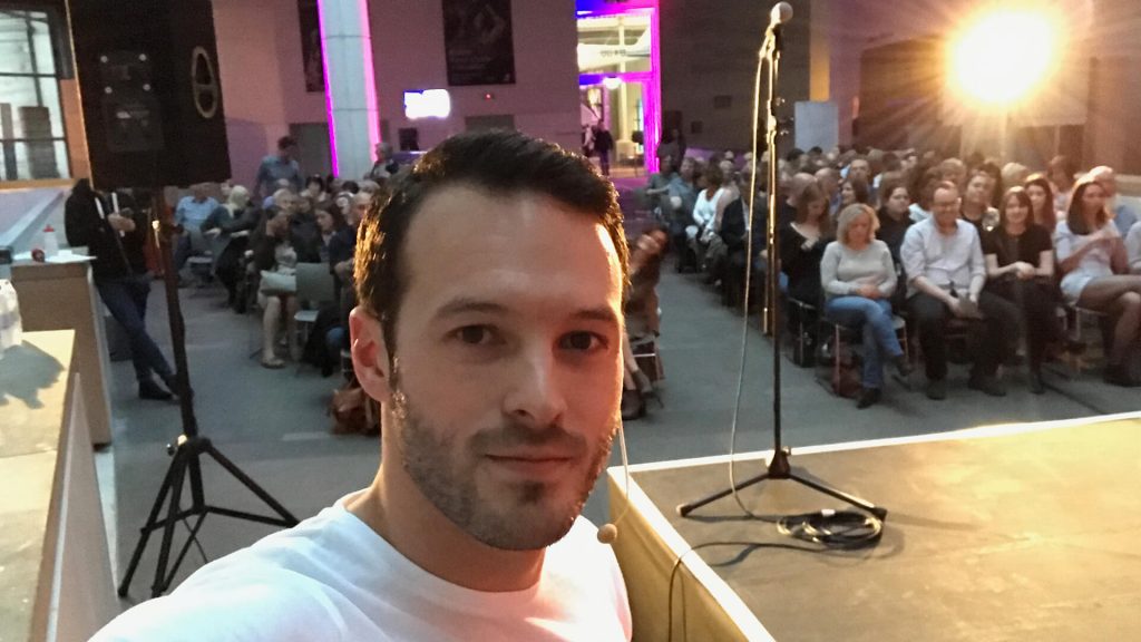 Stage Entertainment - Book mind reader & hypnotist Aaron Calvert for ...